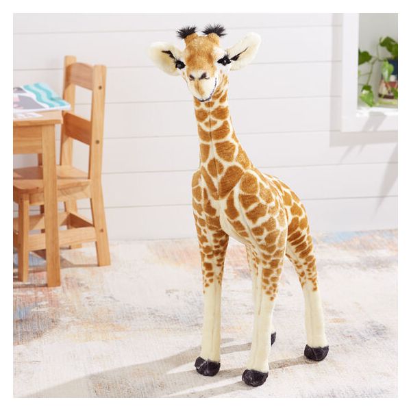 Pui de girafa gigant din plus